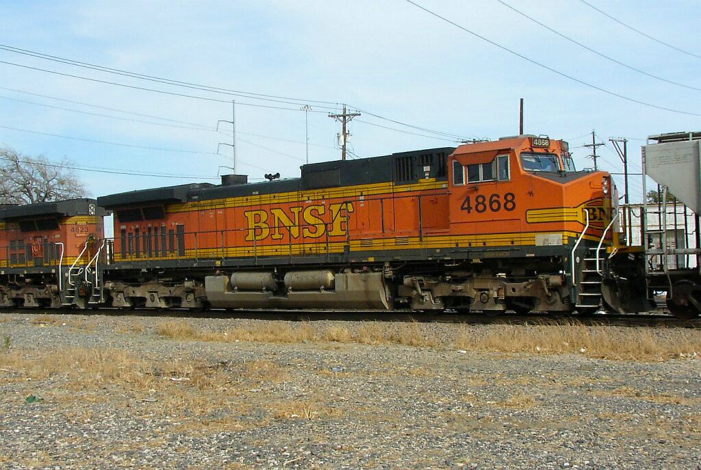 BNSF 4868
